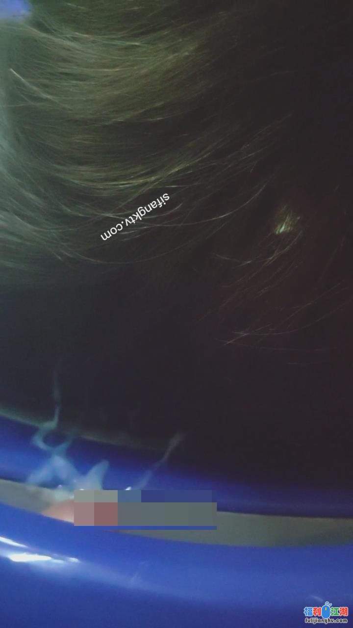 公交上多位清纯学生妹惨遭大神的爆头射头发【0.77G】 – 老司机